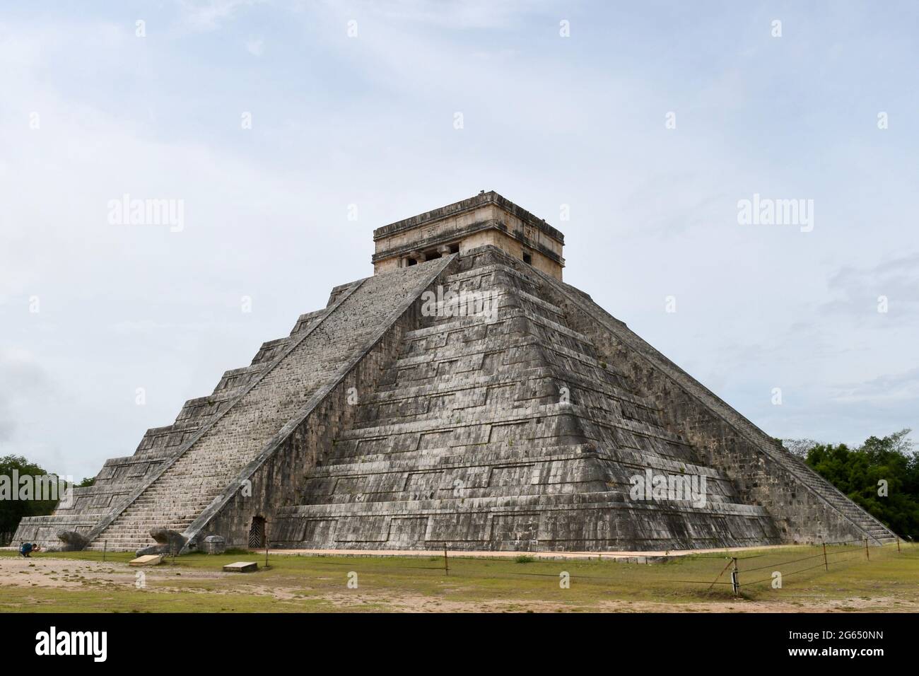 El Castillo of Chichen Itza, Mayan pyramid in Yucatan, Mexico Stock ...