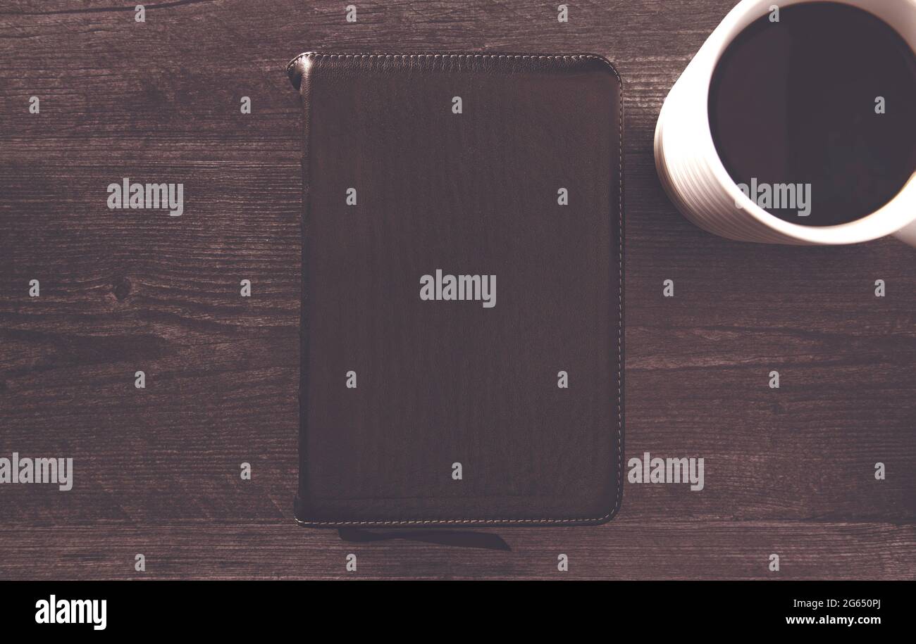 Bible book mat hi-res stock photography and images - Alamy