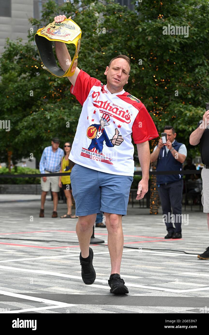 World record holder with 75 hot dogs eaten in 10 minutes, Joey Chestnut ...
