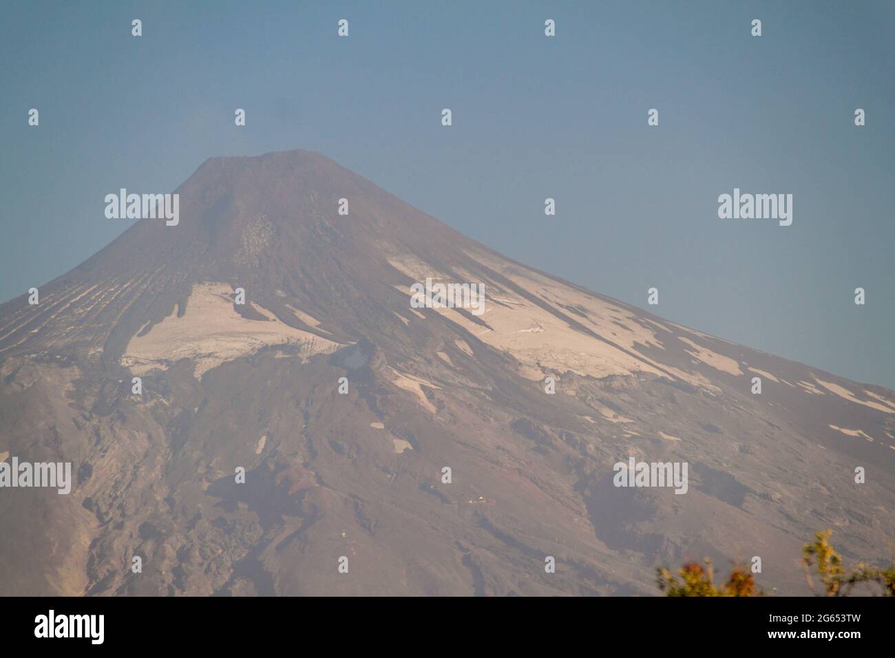 Snow volcano hi-res stock photography and images - Alamy