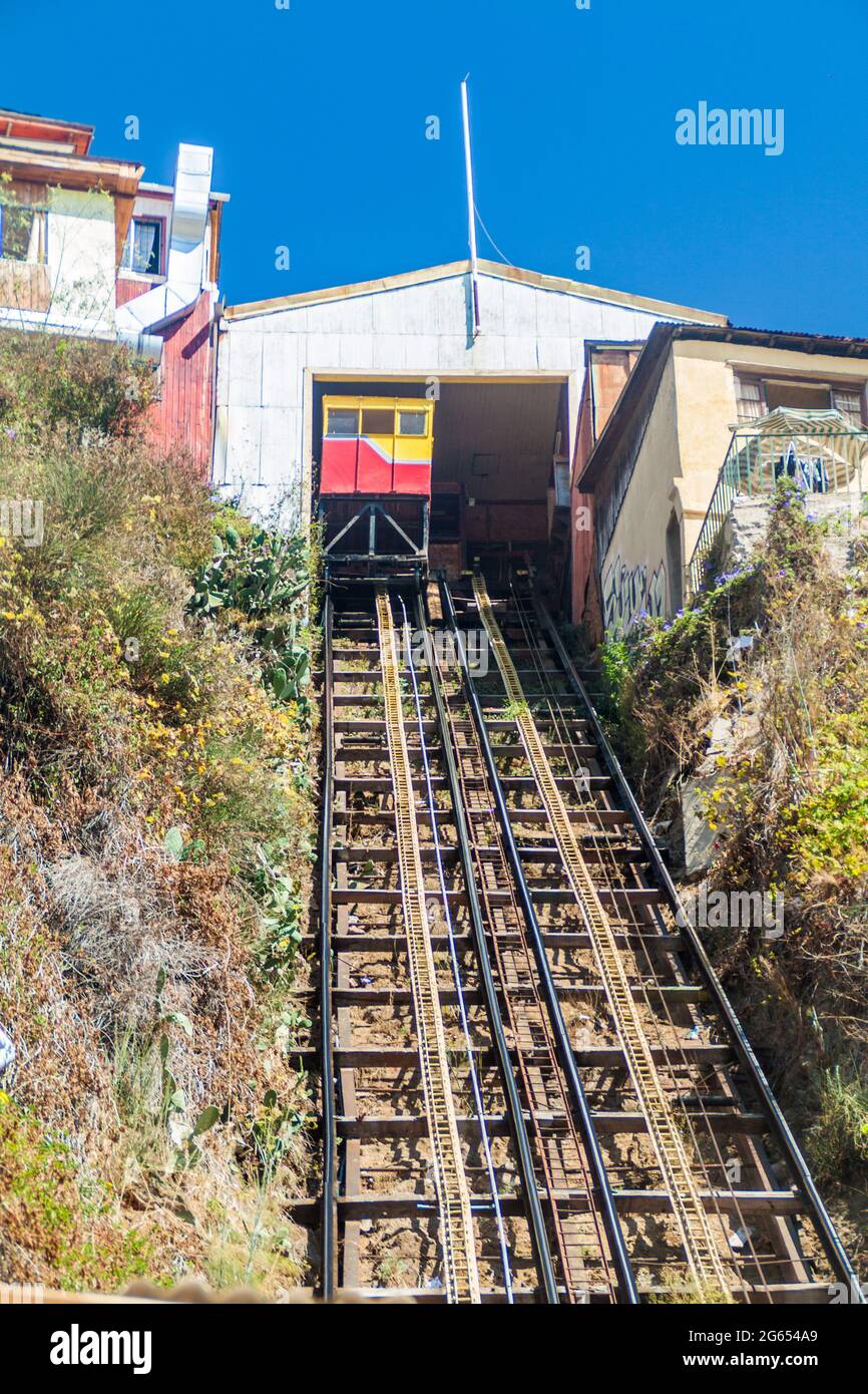Valparaiso funicular hi-res stock photography and images - Alamy