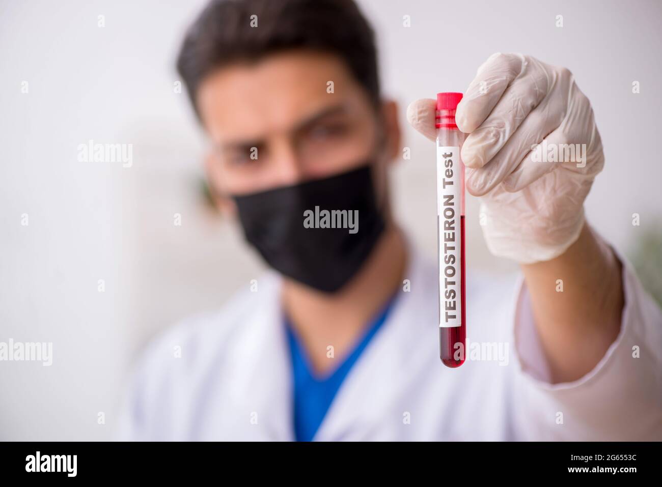 Presenting medical samples laboratory hi-res stock photography and ...