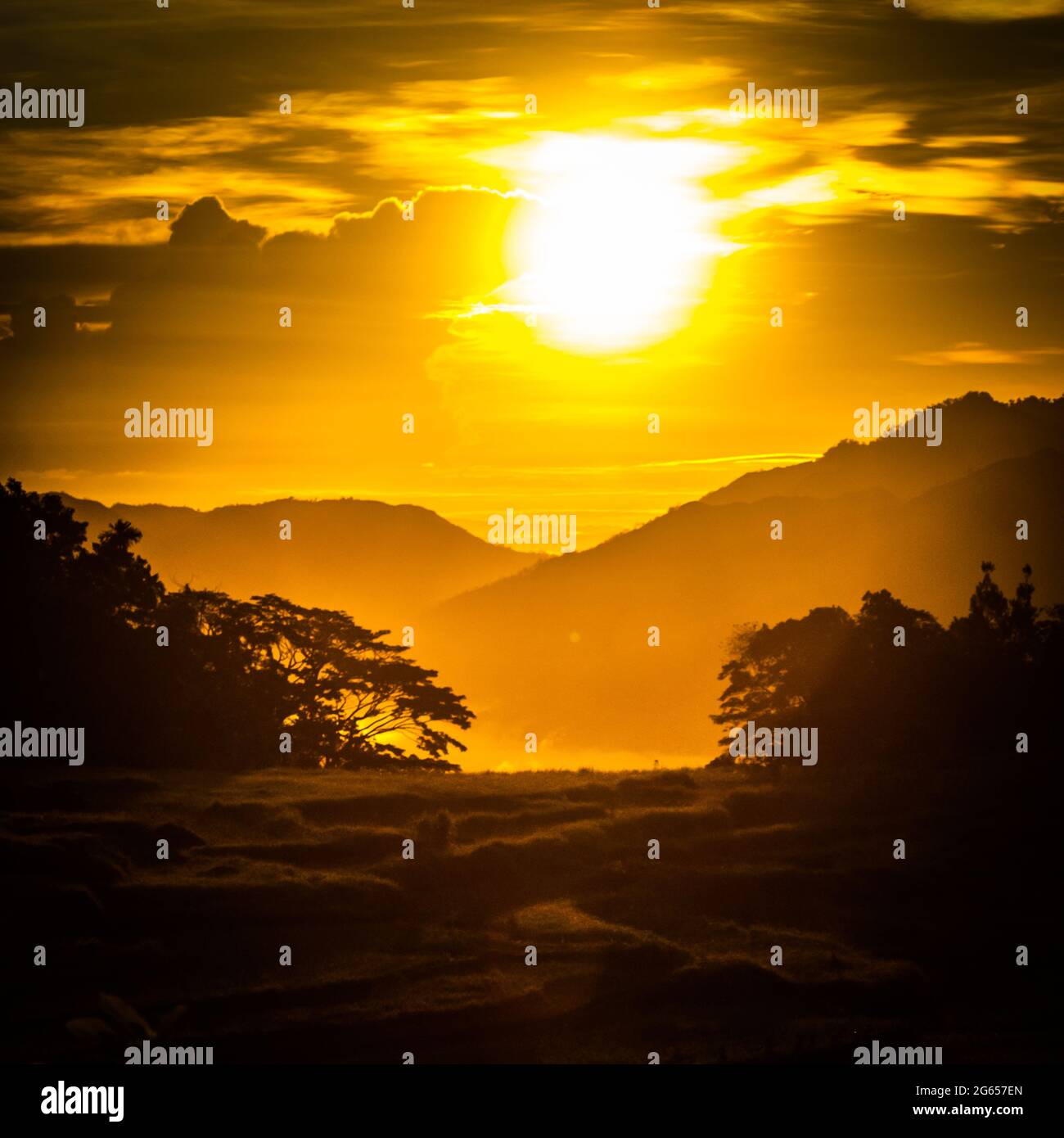 Beautiful sunshine over mountain hi-res stock photography and images ...