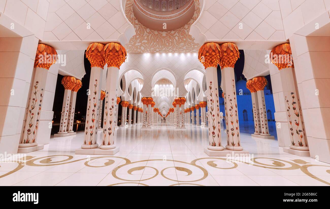 Ornate columns of Sheikh Zayed Grand Mosque, Abu Dhabi, United Arab ...