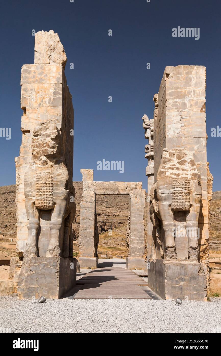 Persepolis, Bull statue, gate of all nations, gate of Xerxes, capital ...