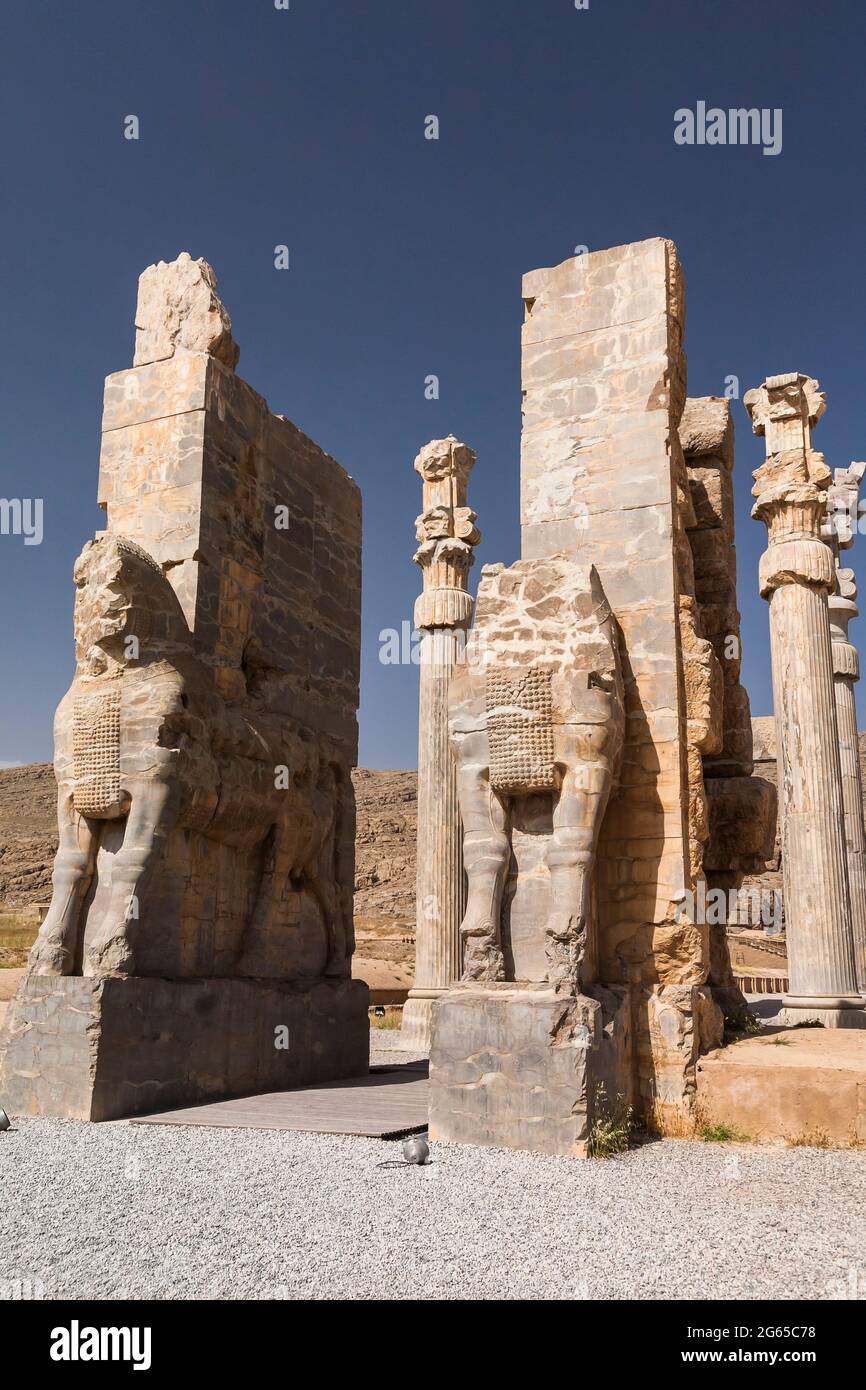 Persepolis, Bull statue, gate of all nations, gate of Xerxes, capital ...