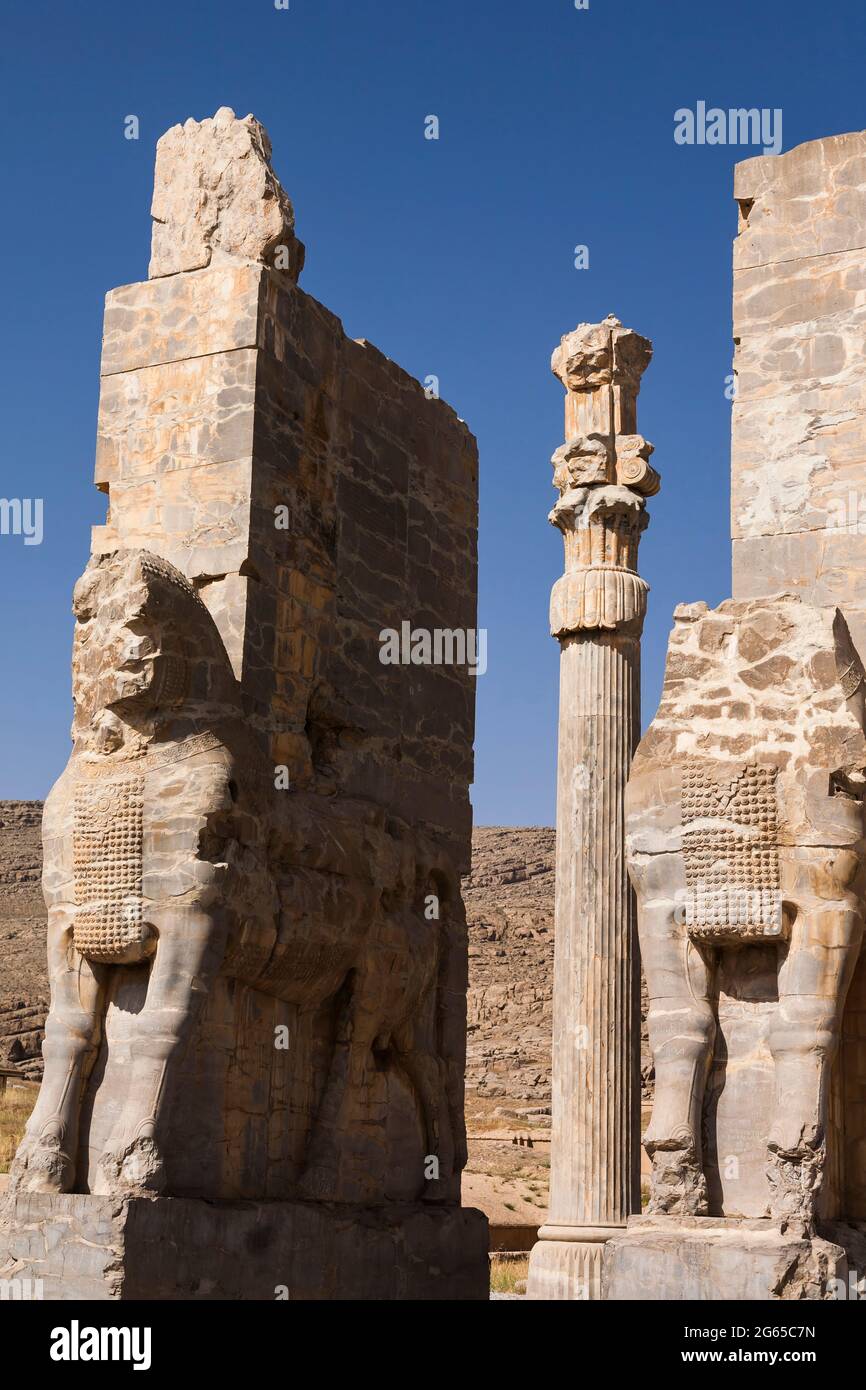 Persepolis, Bull statue, gate of all nations, gate of Xerxes, capital ...