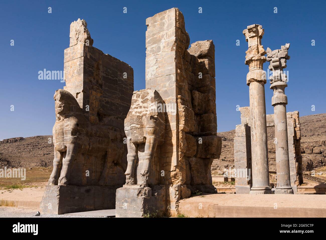 Persepolis, Bull statue, gate of all nations, gate of Xerxes, capital ...