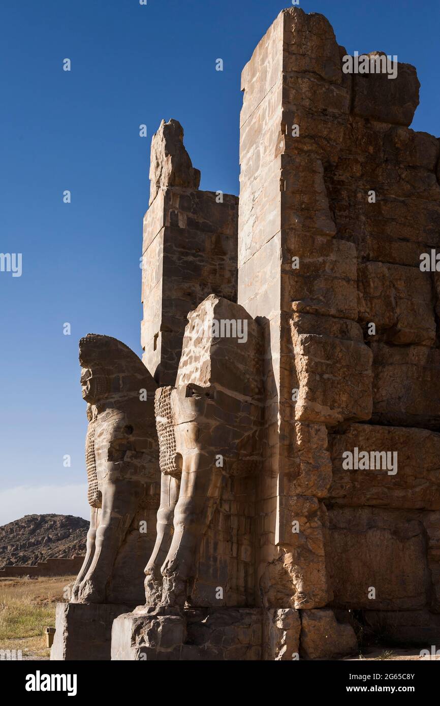 Persepolis, Bull statue, gate of all nations, gate of Xerxes, capital ...