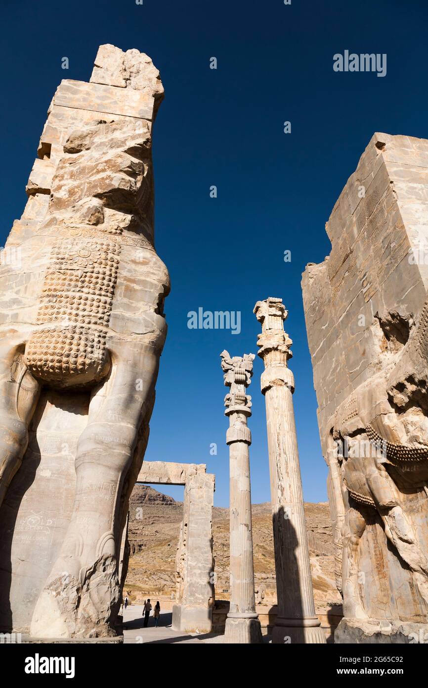 Persepolis, Bull statue, gate of all nations, gate of Xerxes, capital ...
