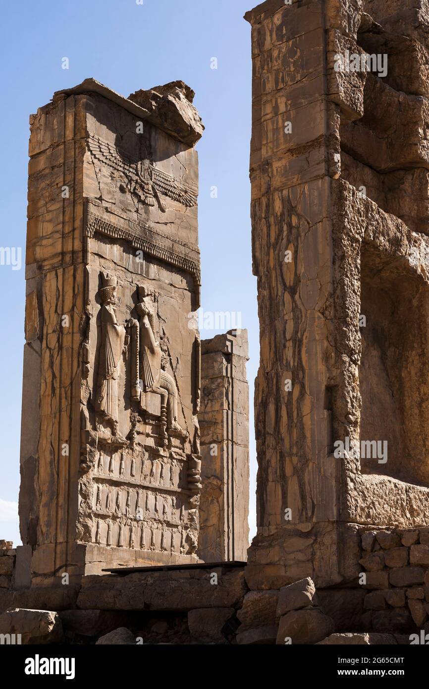 Persepolis, King under Fravashi, relief of the Tripylon(Council Hall ...