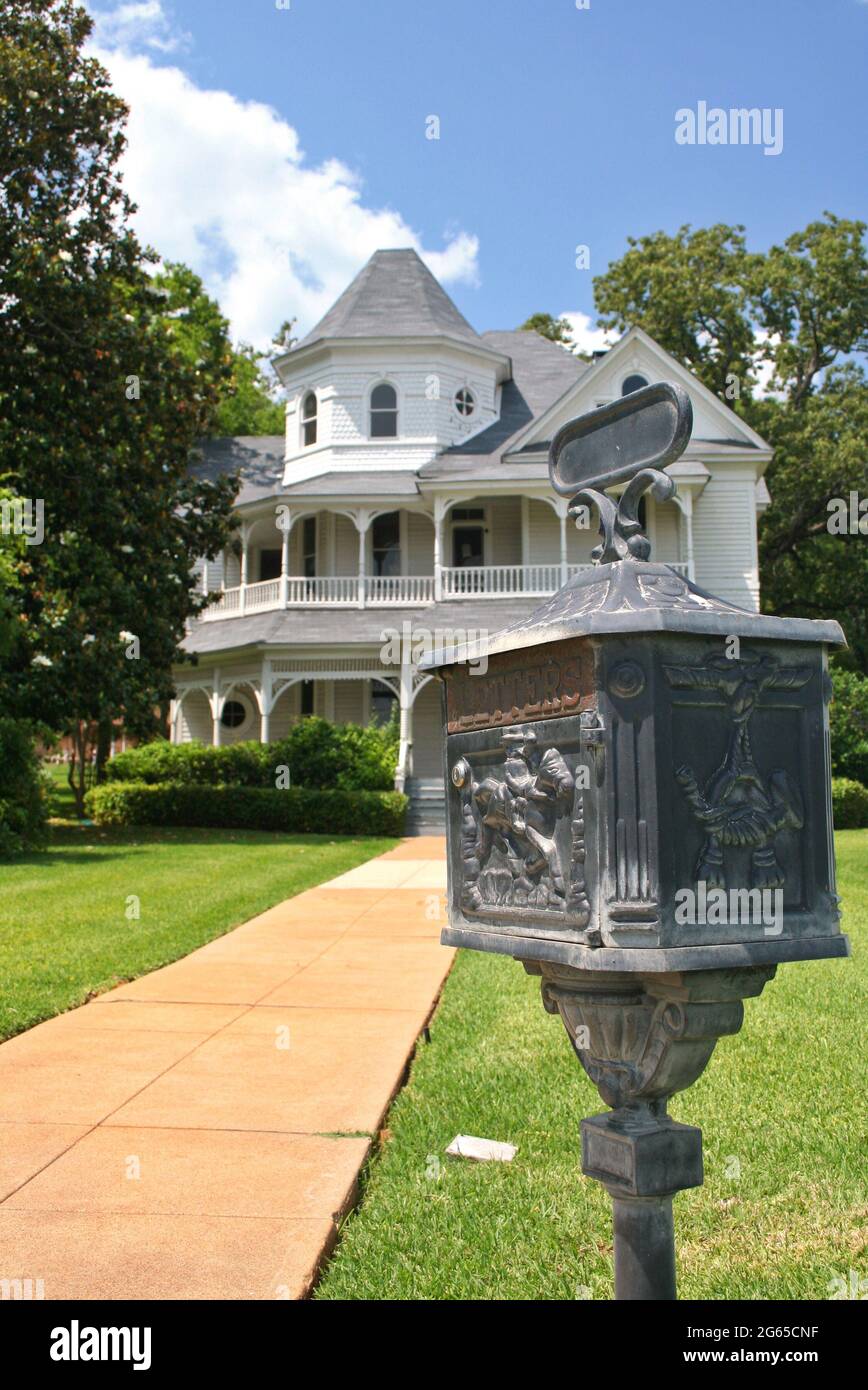 Rural mailbox history hi-res stock photography and images - Alamy