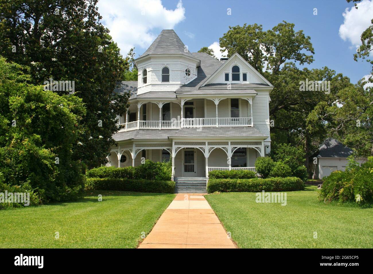 Historic Victorian Home in Rural East Texas Stock Photo - Alamy