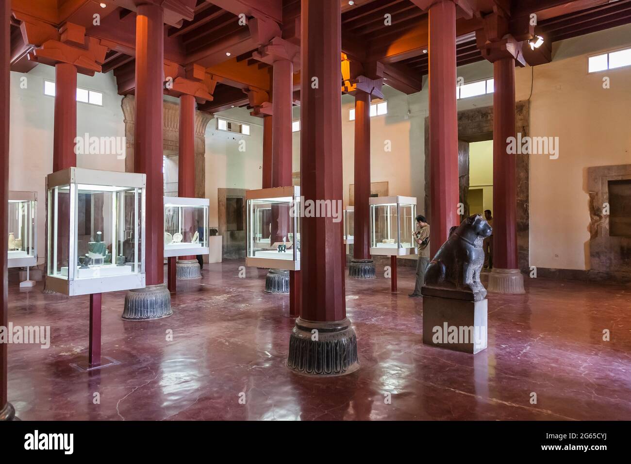 Persepolis,Queen Palace museum, Persepolis Museum, The Achaemenid ...