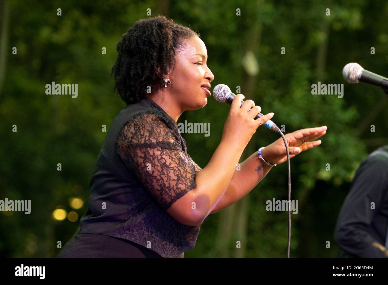 Singer Erin Corine performs during the "Ladies of Jazz & Soul" of the ...