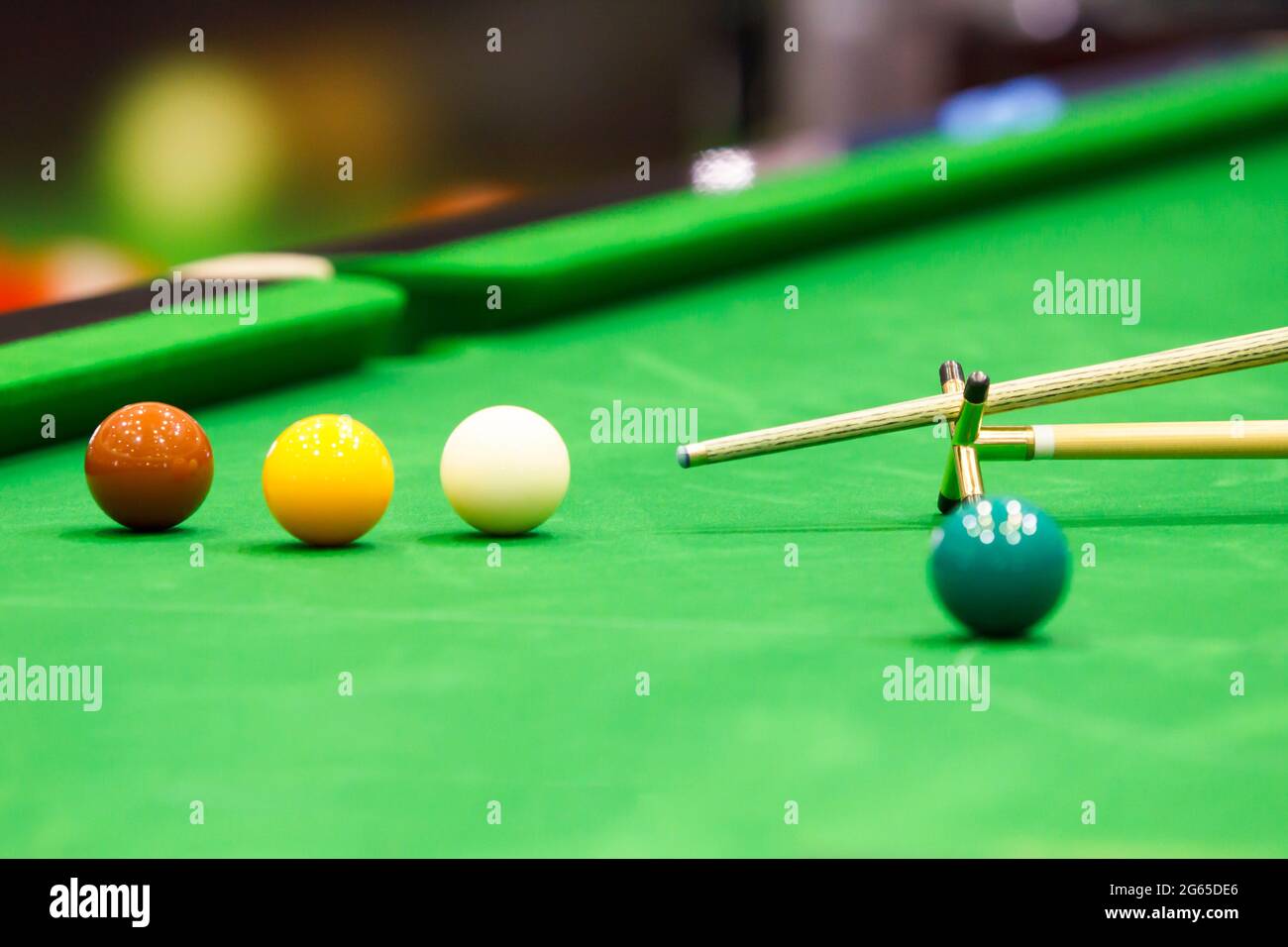 Snooker ball and rest stick Stock Photo - Alamy