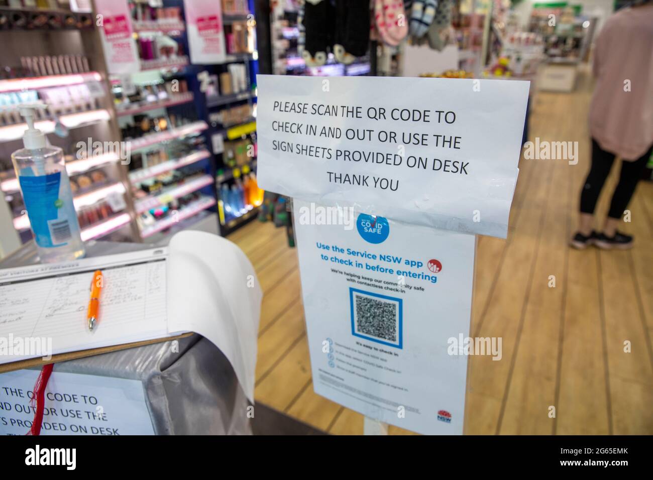 Service nsw qr hi-res stock photography and images - Alamy