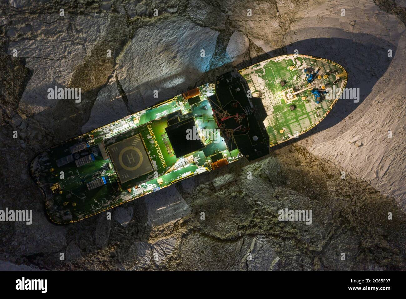 Ice icebreaker ice hi-res stock photography and images - Alamy