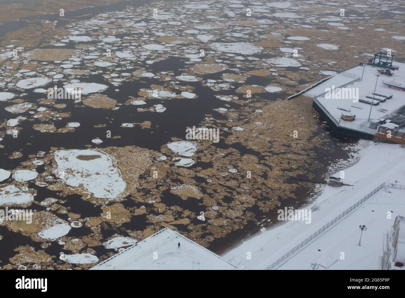 Water embankment hi-res stock photography and images - Alamy