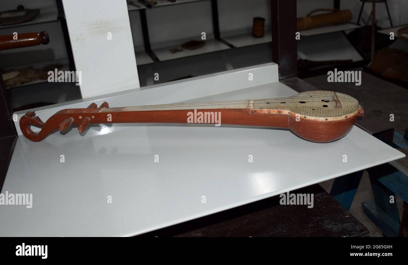 Japanese traditional string instrument shamisen Stock Photo - Alamy