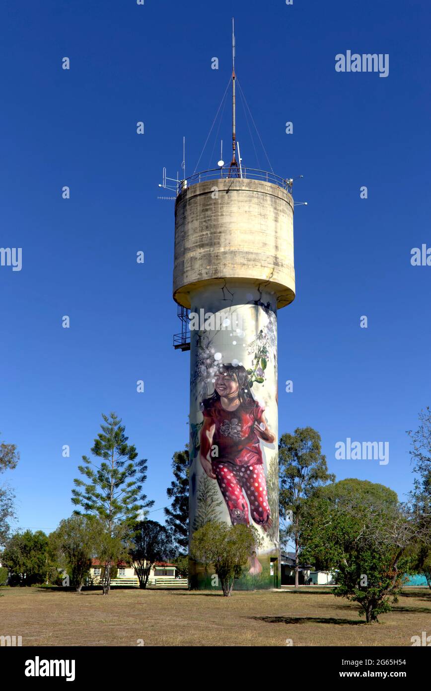 Mural of local scene on water tank Monto North Burnett Region ...