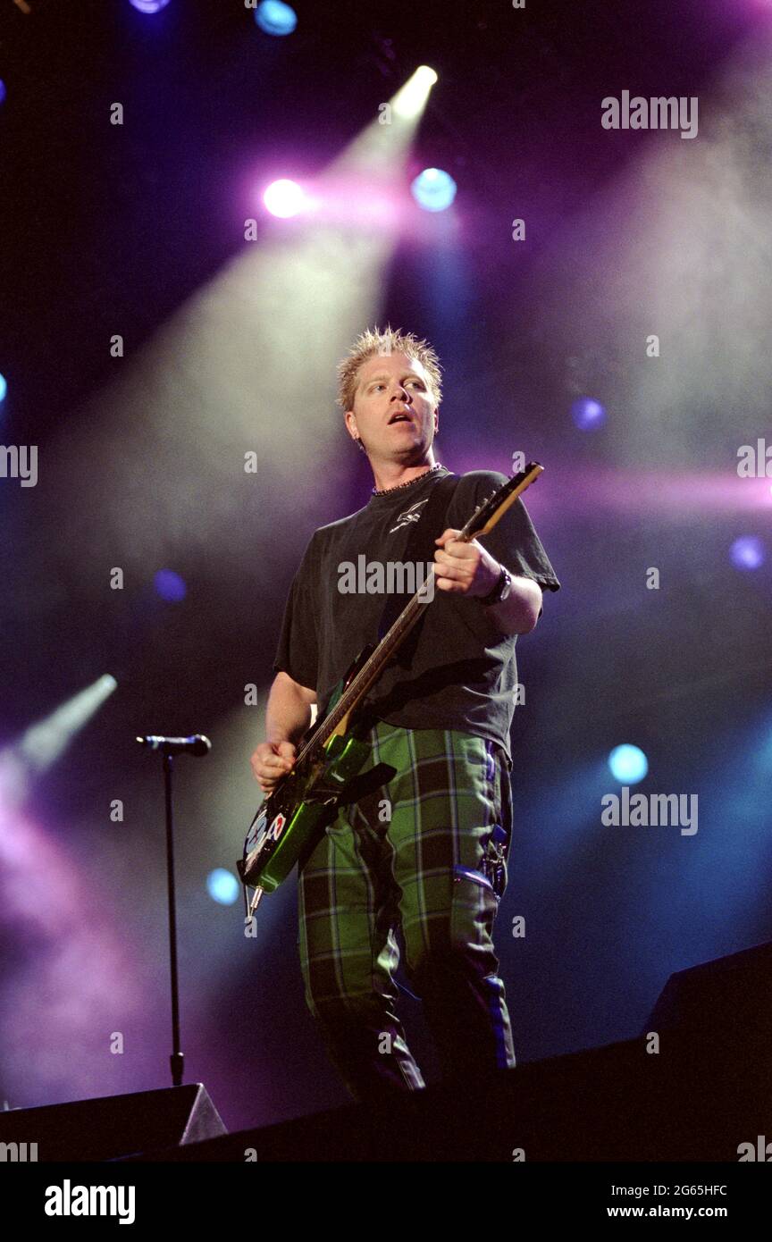 Chris higgins of the offspring hi-res stock photography and images - Alamy