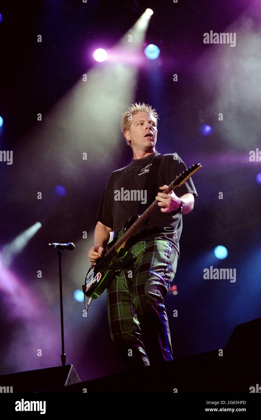 Chris higgins of the offspring hi-res stock photography and images - Alamy