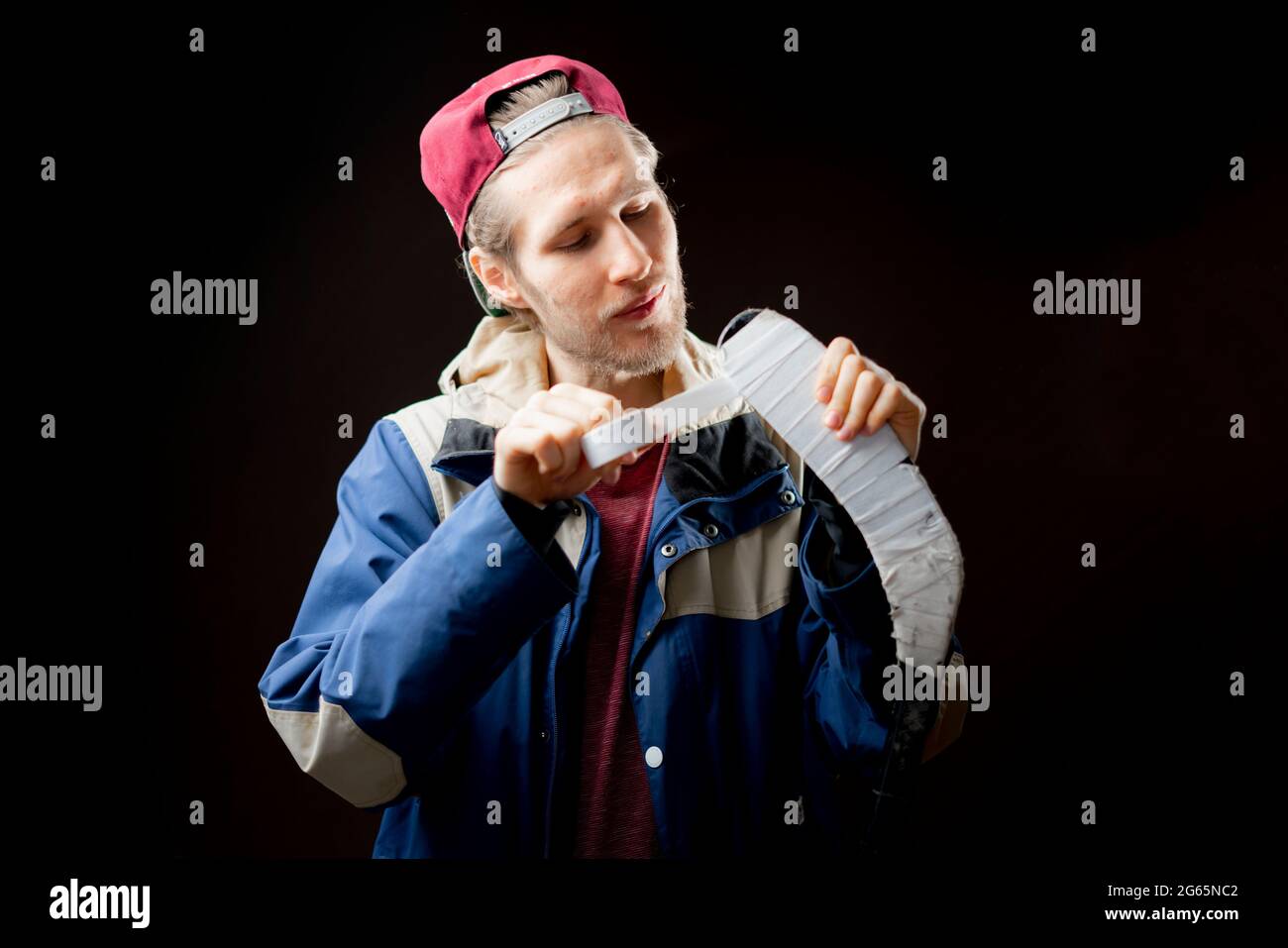 Taping hockey stick hi-res stock photography and images - Alamy