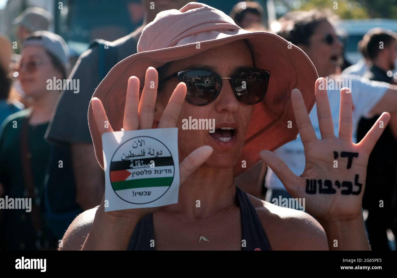 Female jewish number hi-res stock photography and images - Alamy