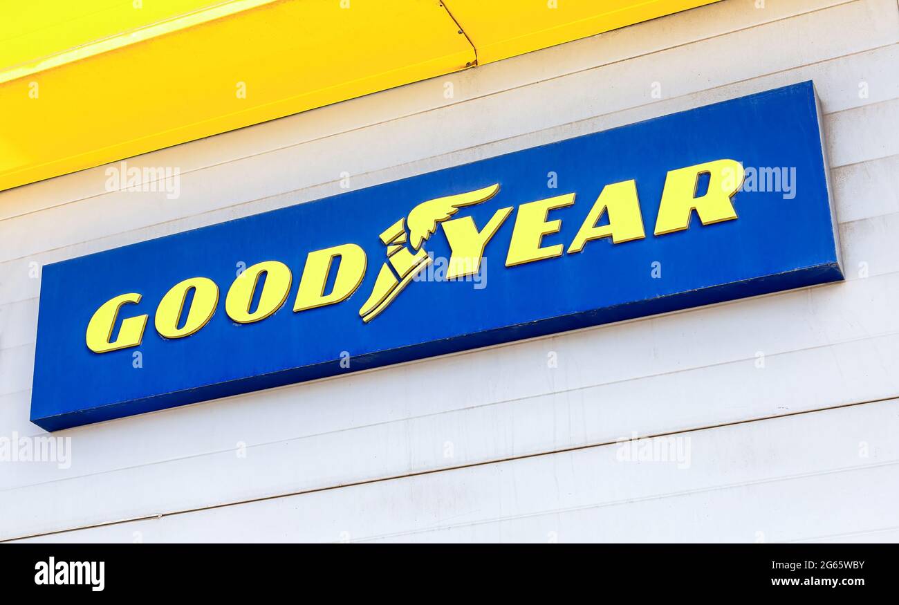 Goodyear logo hi-res stock photography and images - Alamy
