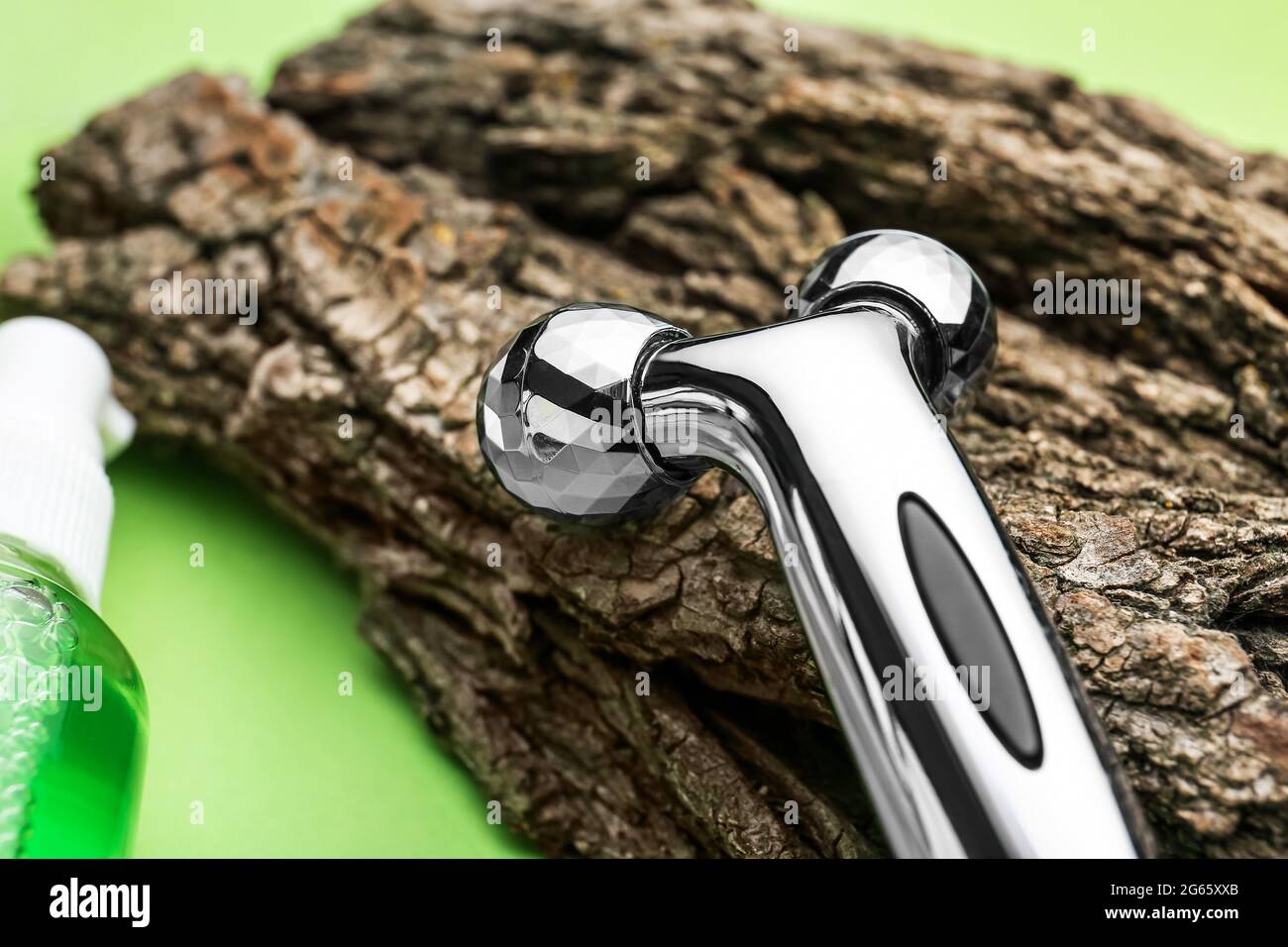 Tool on tree hi-res stock photography and images - Alamy