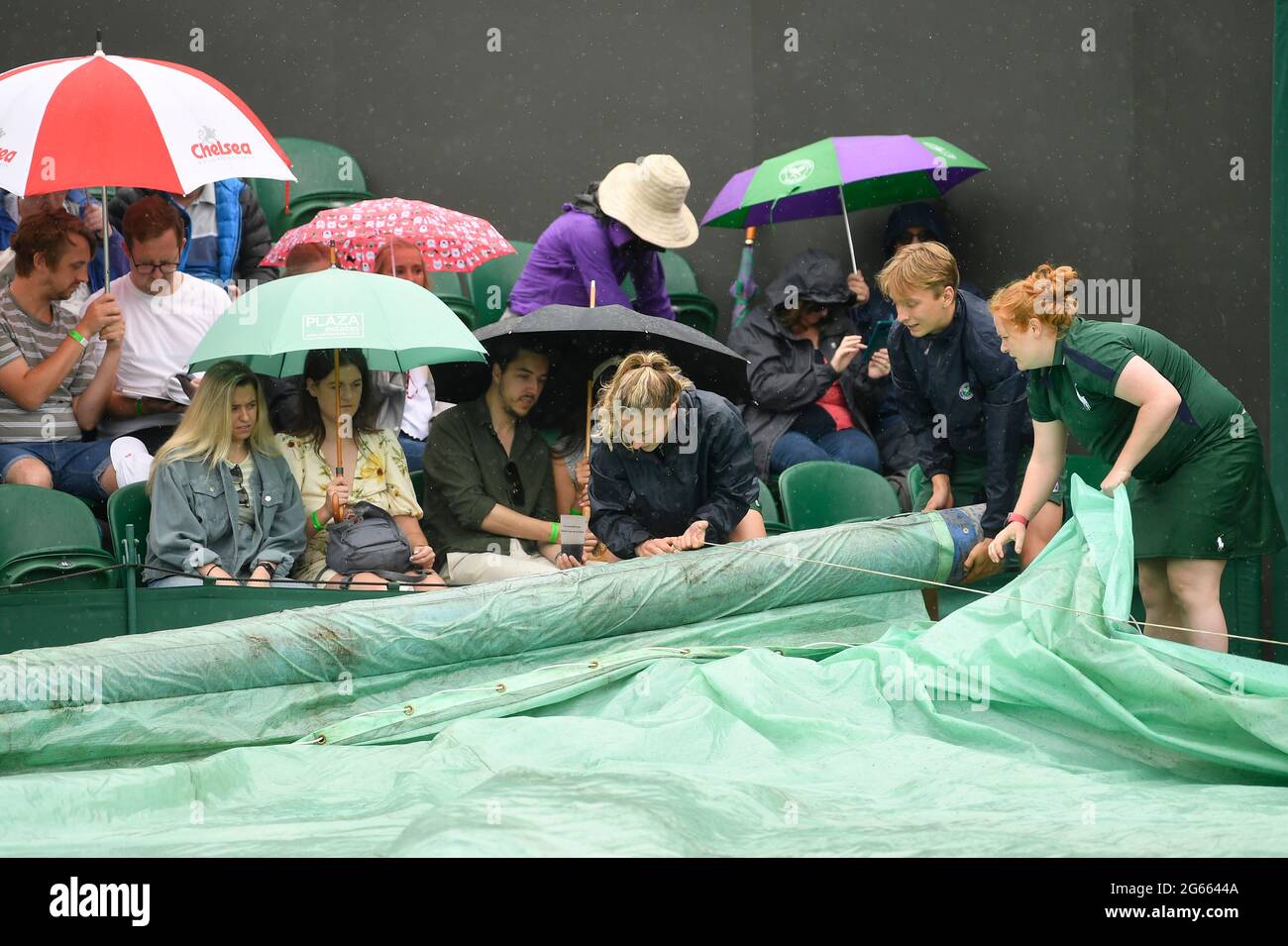 Wimbledon tennis court 2021 hi-res stock photography and images - Alamy