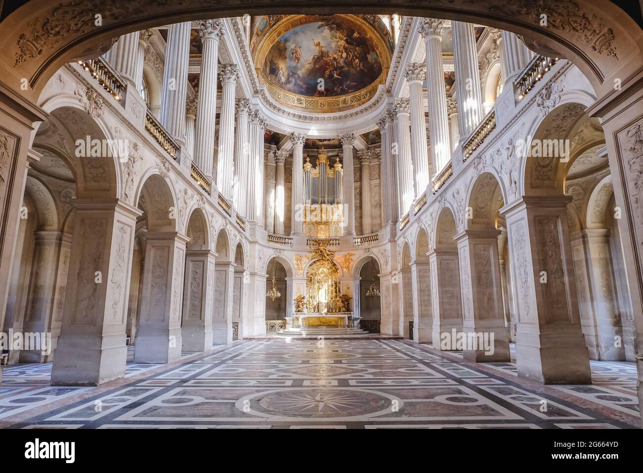The beautiful view inside of the Royal Chapel of Versailles Palace ...