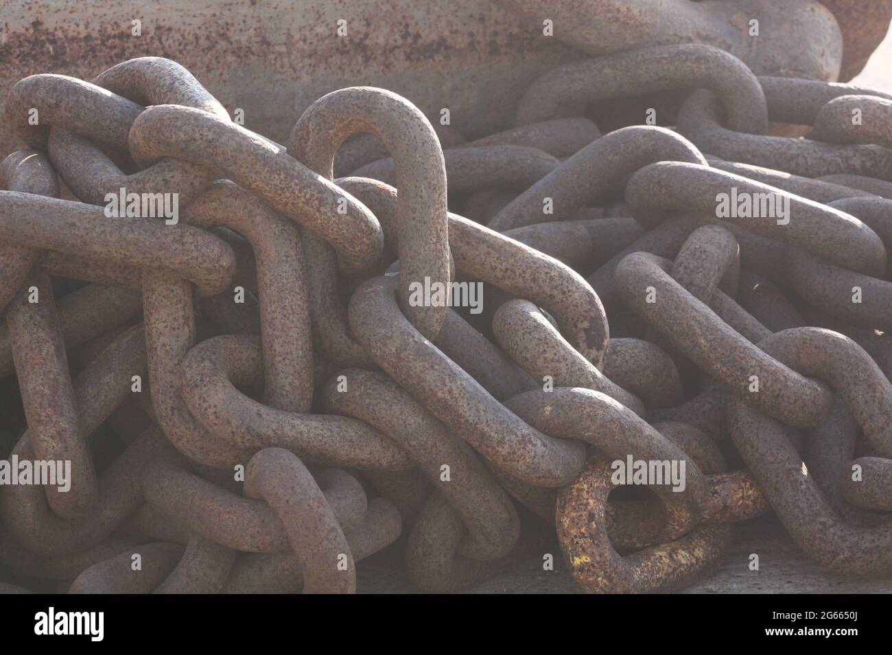 Ship chains large hi-res stock photography and images - Alamy