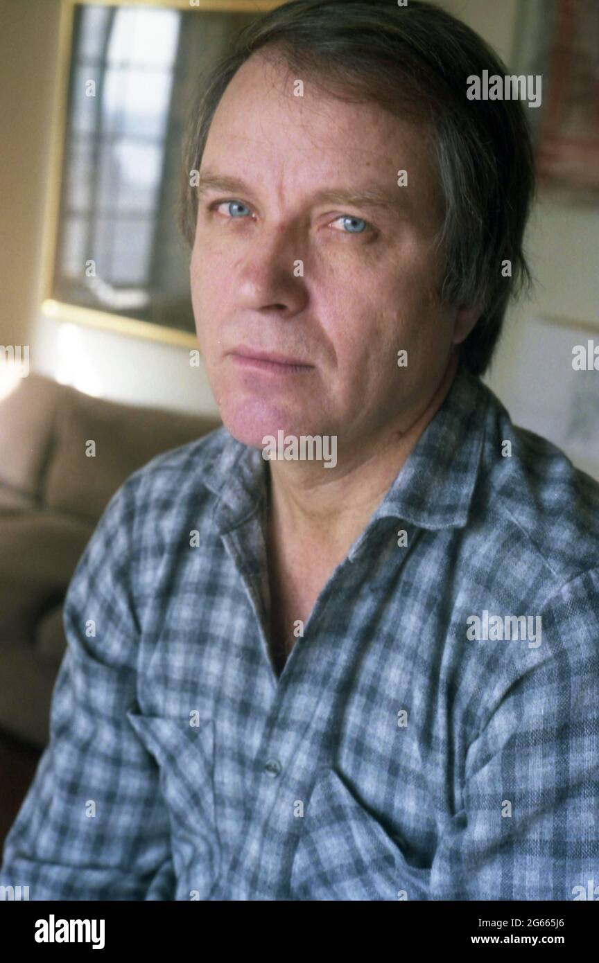 New York, USA, approx. 1987. Portrait of the Romanian caricaturist ...