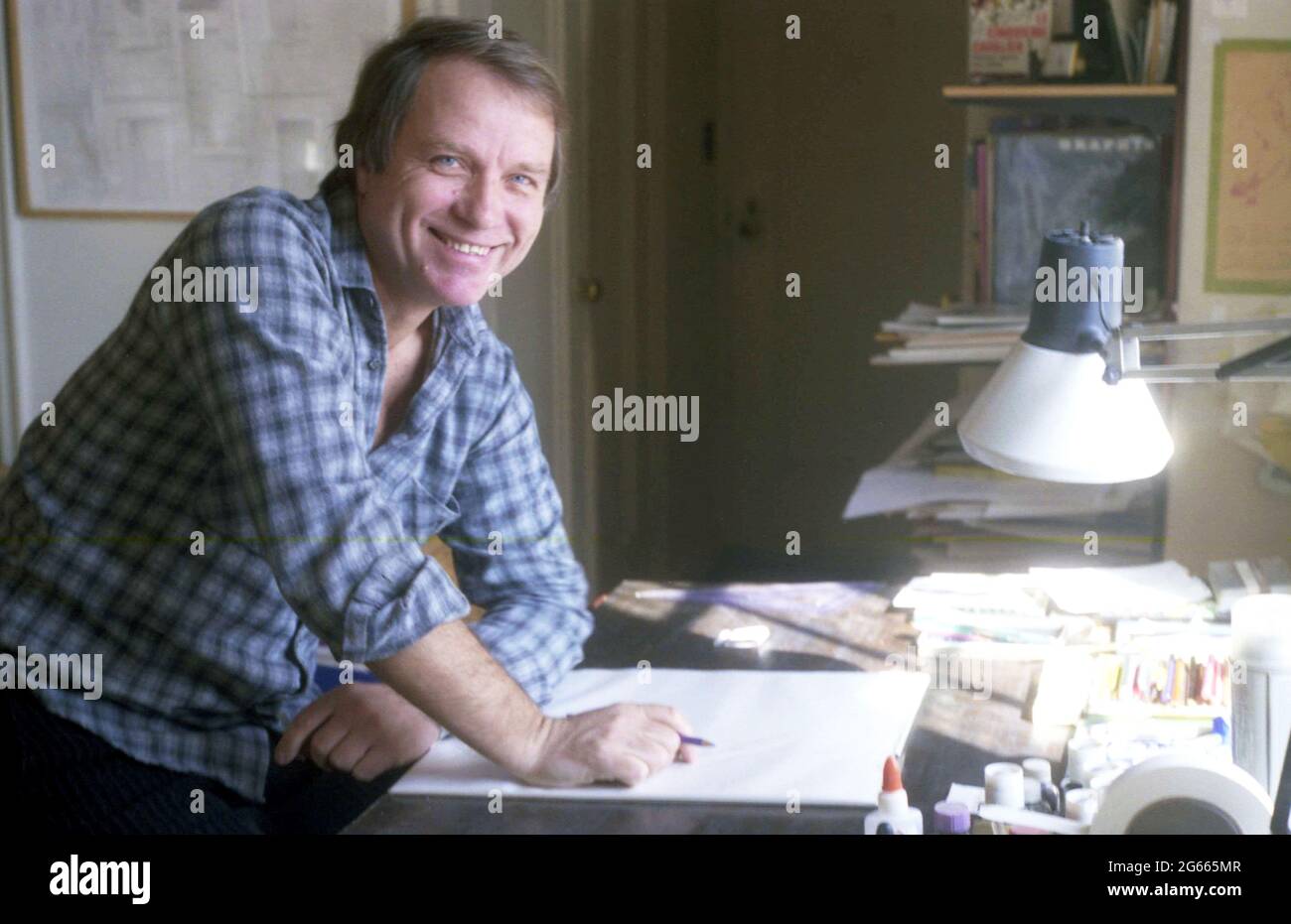 New York, USA, approx. 1987. Portrait of the Romanian caricaturist ...