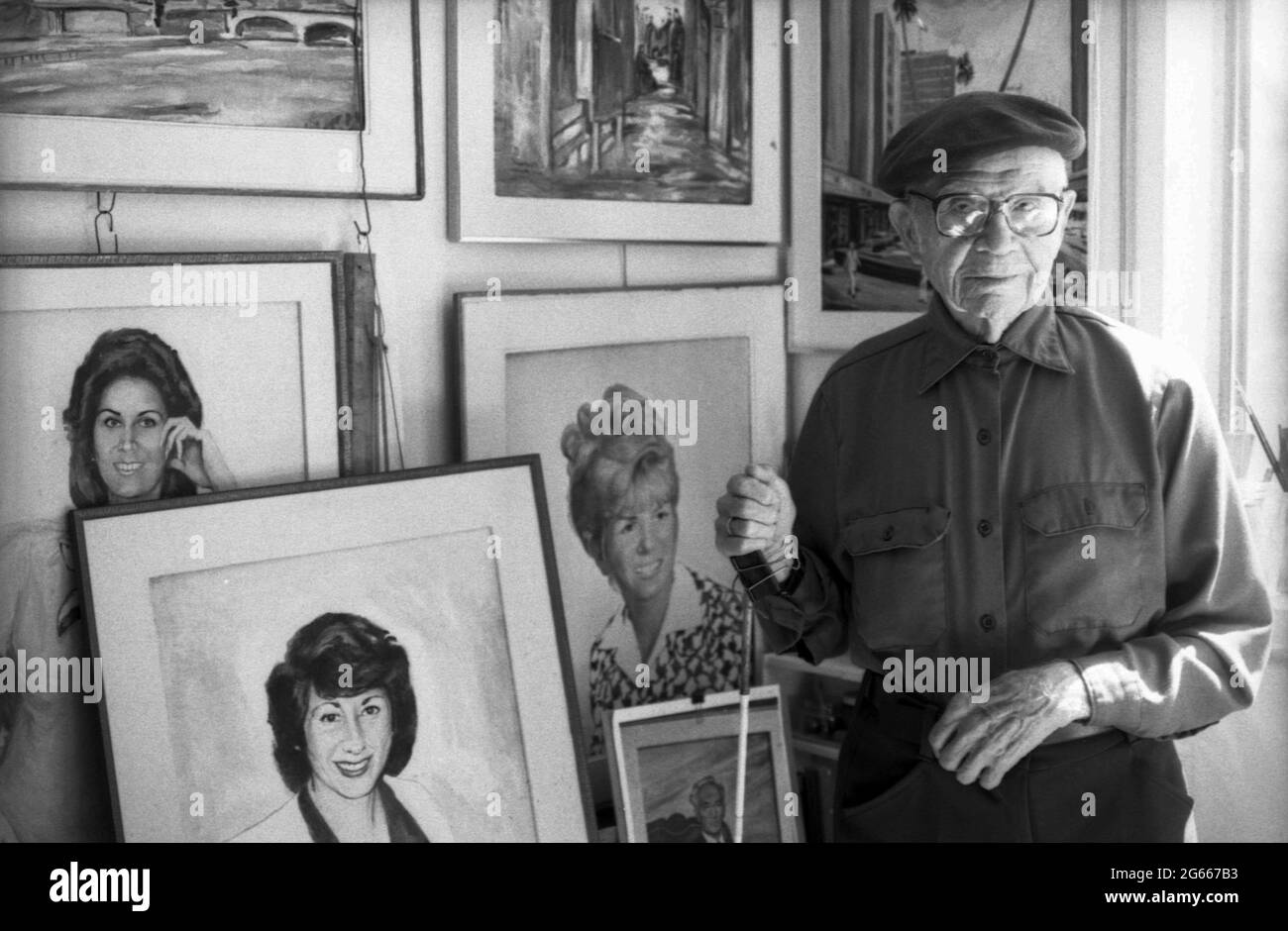 The Romanian painter George Nasturel (1904-2000) in Los Angeles, USA ...