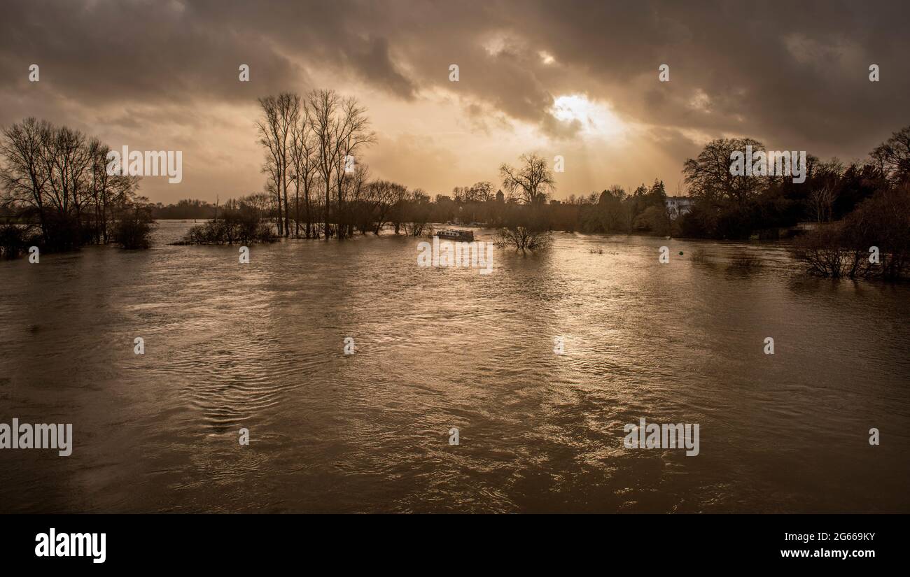 Flooding at Wallingford Stock Photo - Alamy
