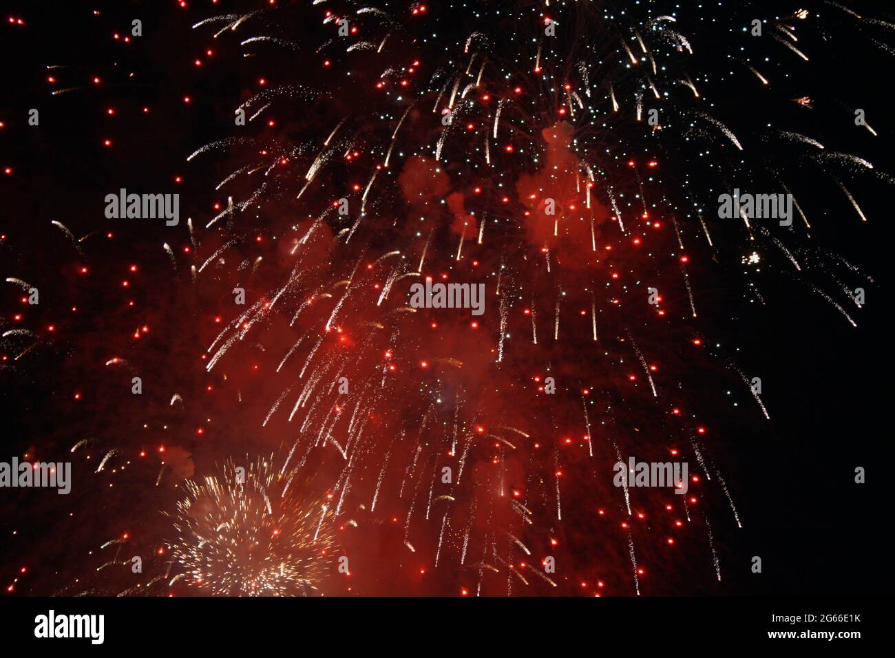 Lighting firework hi-res stock photography and images - Alamy
