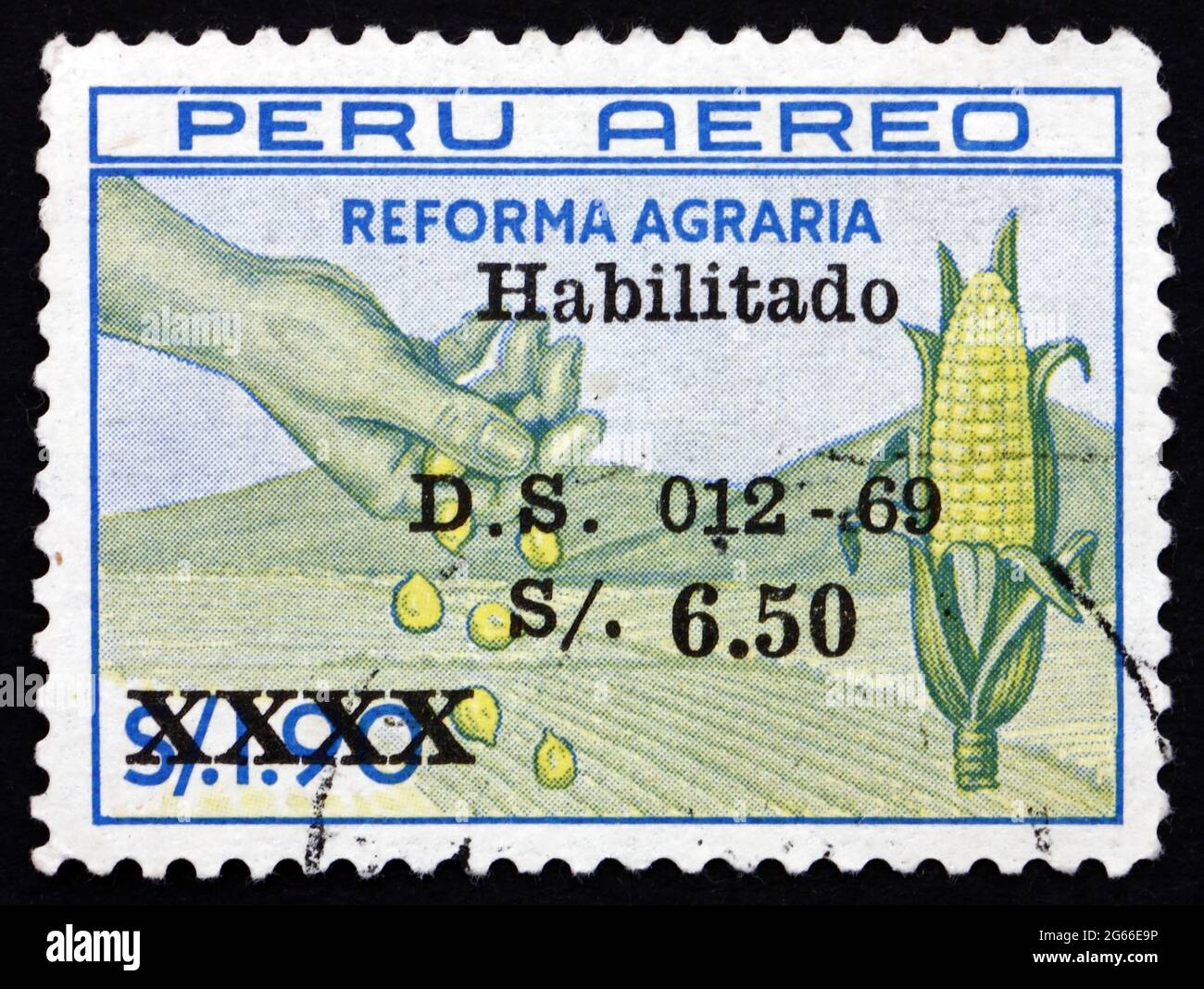 Peruvian postage stamp peru hi-res stock photography and images - Alamy