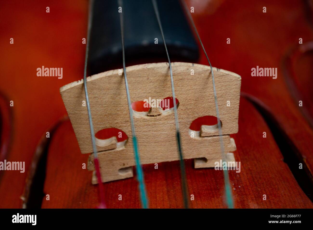 Violin image with closeups and detailed image Stock Photo - Alamy