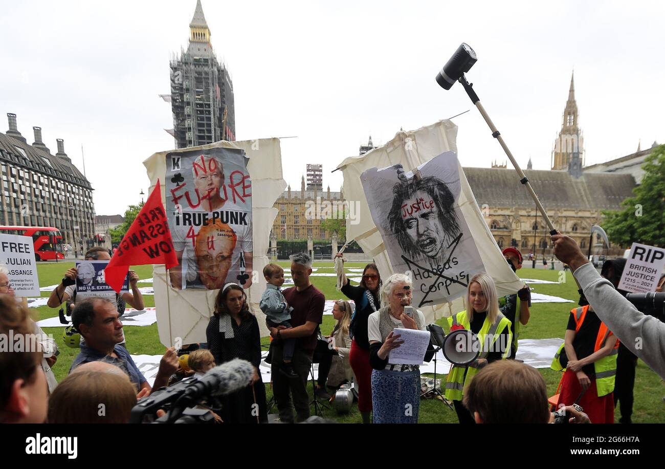 London, England, UK. 3rd July, 2021. Wikileaks founder Julian Assange's ...
