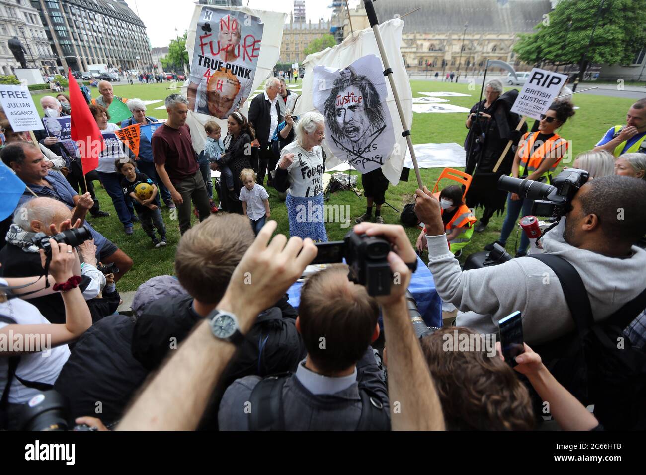 London, England, UK. 3rd July, 2021. Wikileaks founder Julian Assange's ...