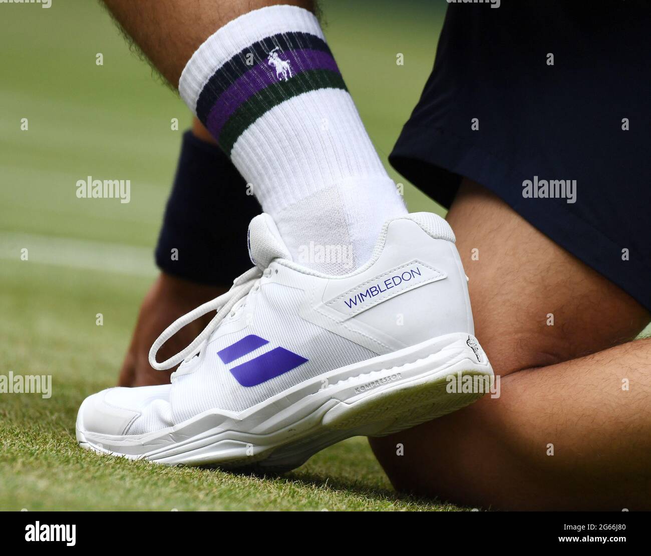 Wimbledon ball boy hi-res stock photography and images - Alamy