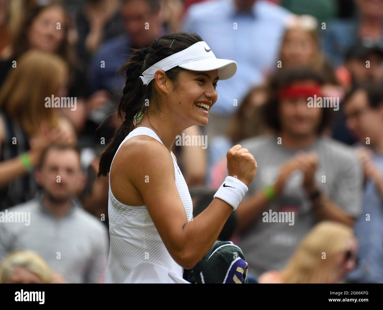Emma raducanu grand slam winner hi-res stock photography and images - Alamy
