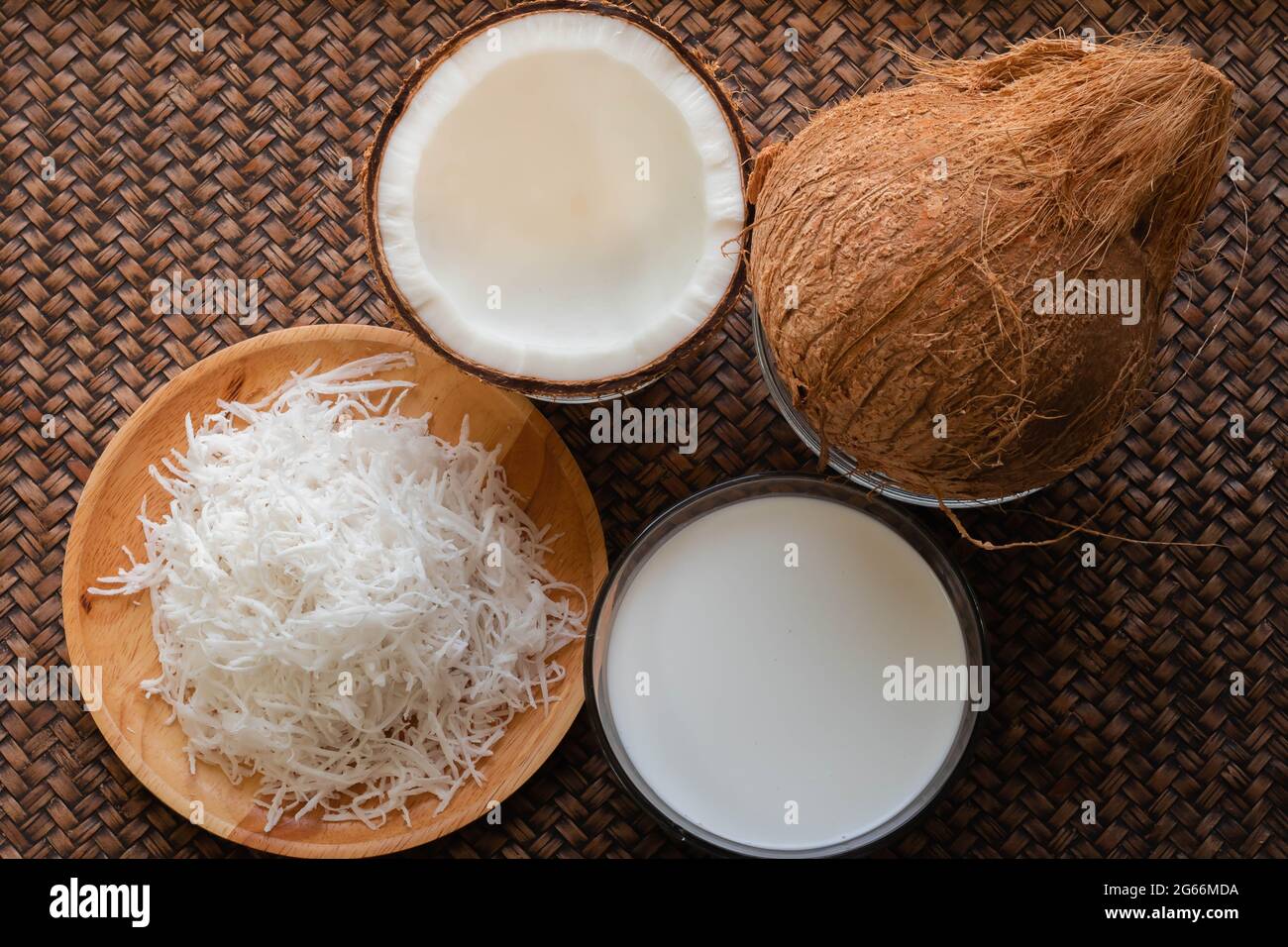 Coconut shell products hi-res stock photography and images - Alamy