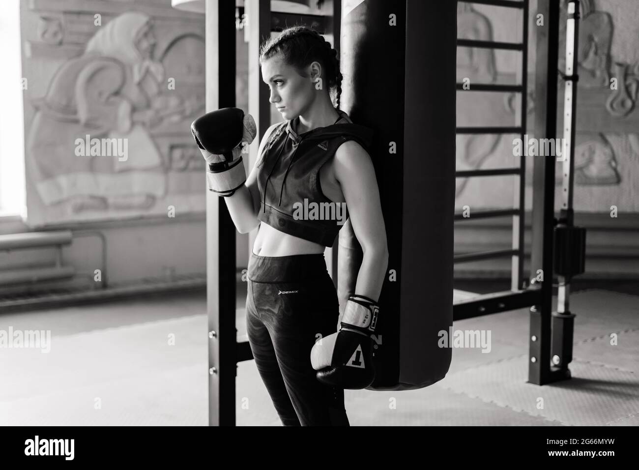 Women boxing on building hi-res stock photography and images - Alamy
