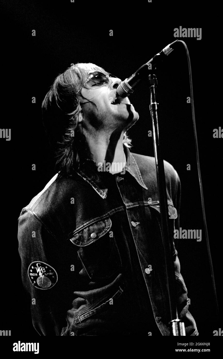 Liam gallagher hi-res stock photography and images - Alamy