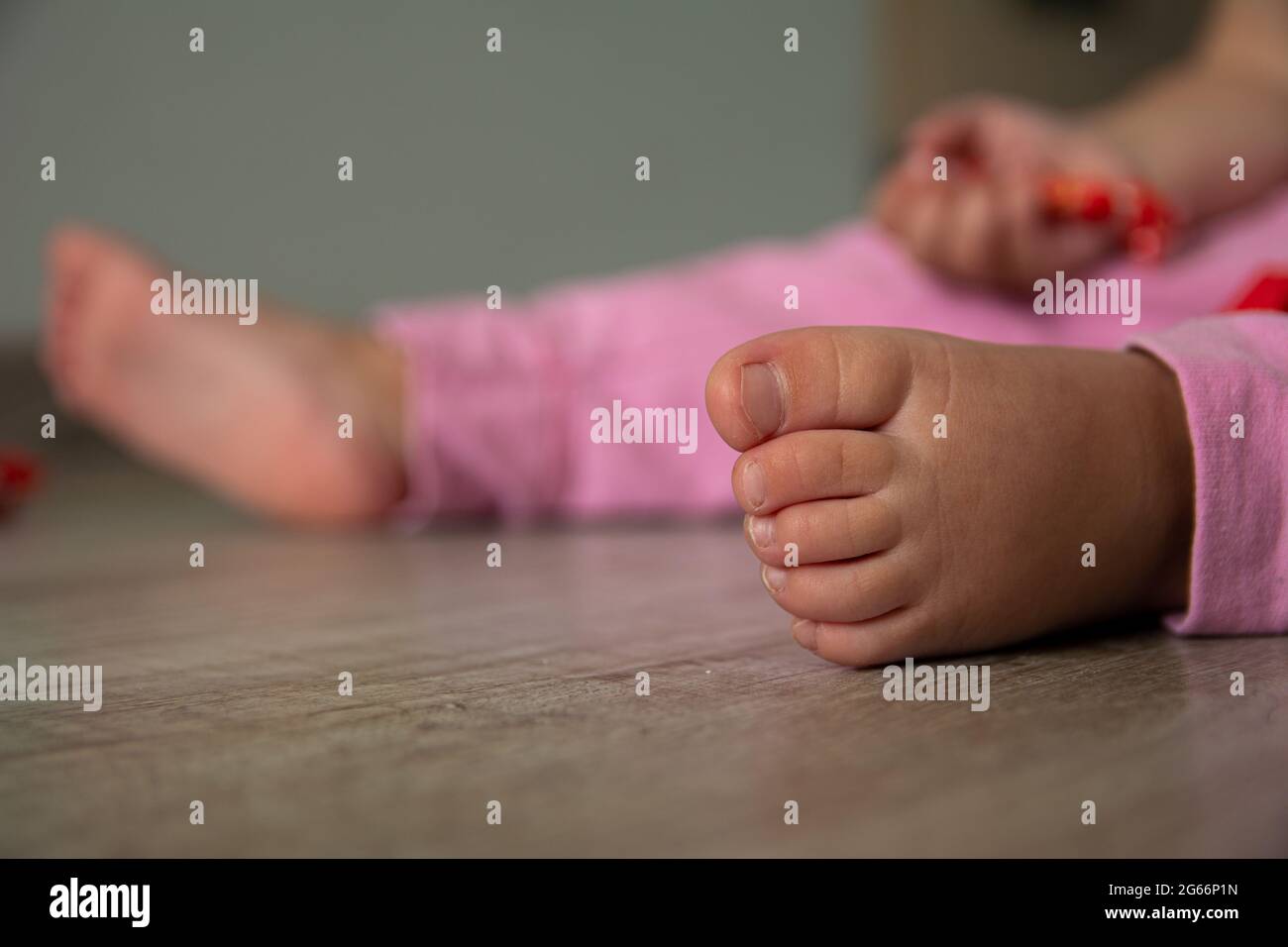 Barefoot child toes hi-res stock photography and images - Alamy