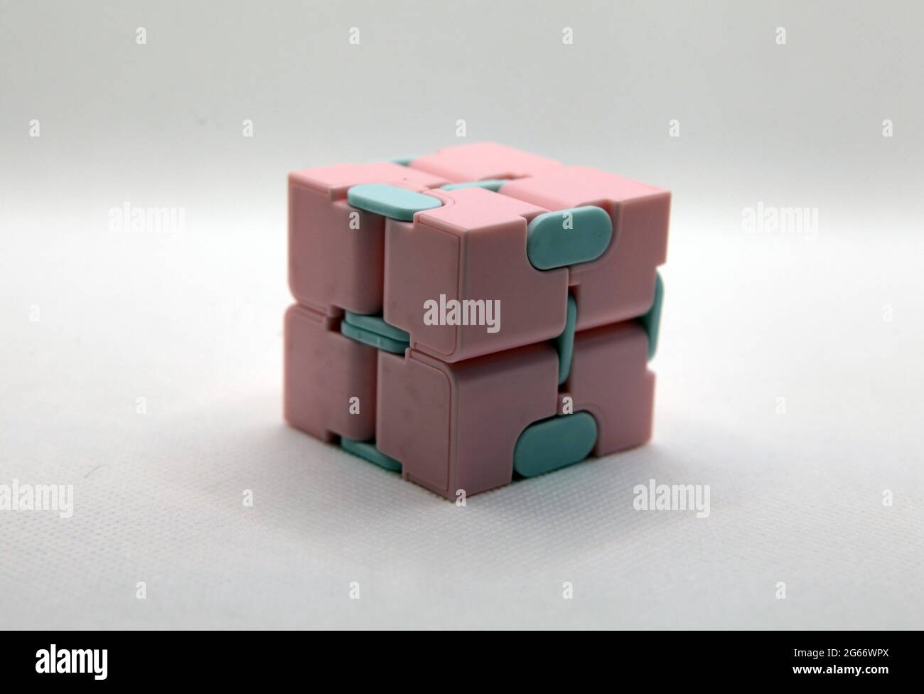 Infinity cube hi-res stock photography and images - Alamy